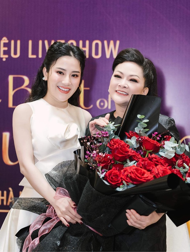 Phản ứng của Tố My khi ảnh bị rạch nát trên poster liveshow Như Quỳnh